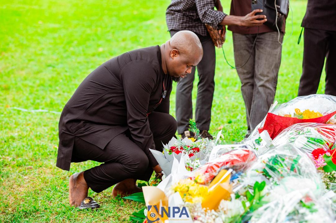 Tragic Helicopter Crash: NPA Chief Executive lays flowers in memory of ...